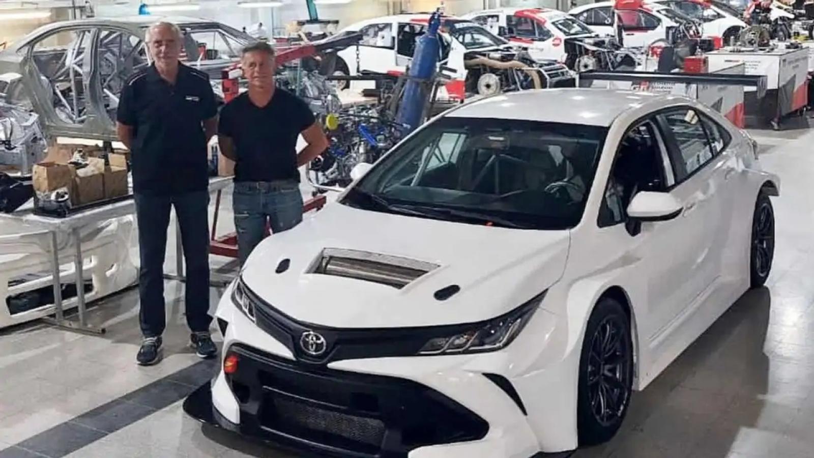 Η Toyota παραδίδει την πρώτη Corolla TCR | carandmotor.gr