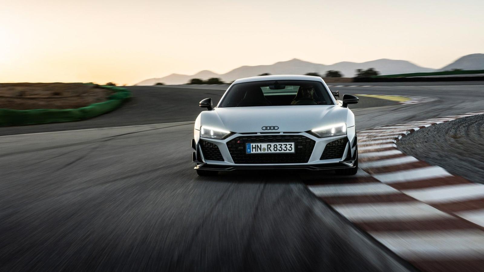 To Audi R8 επιστρέφει με DNA Lamborghini | carandmotor.gr