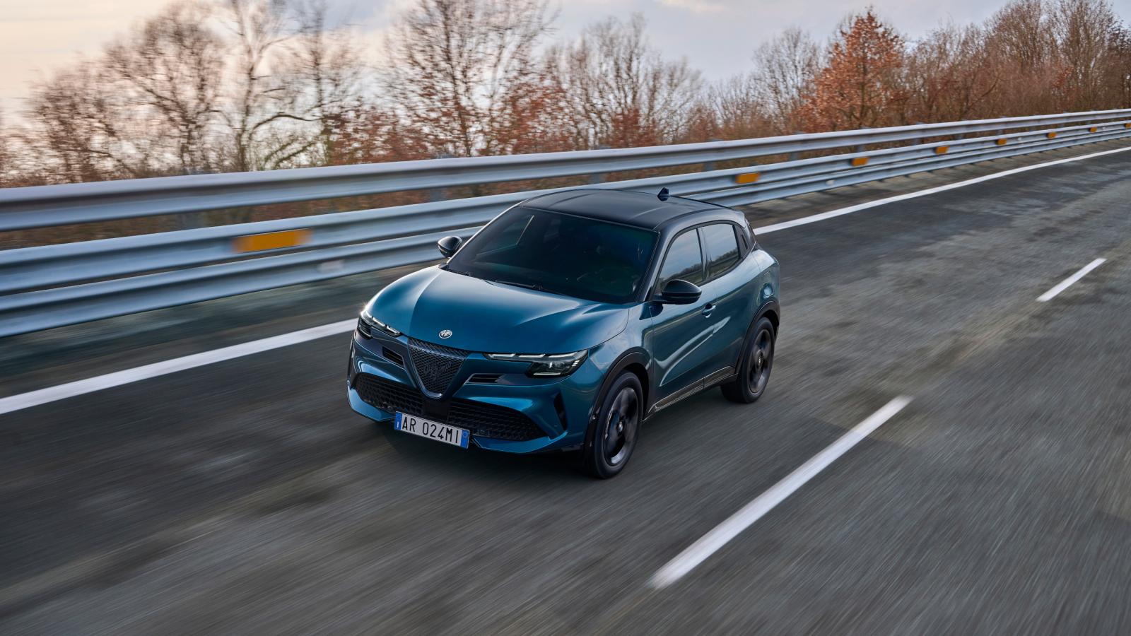 Alfa Romeo Tonale Intensa | CAR & MOTOR