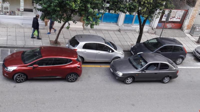 Έφοδος της Τροχαίας για διπλοπαρκαρισμένα αυτοκίνητα (Video ...