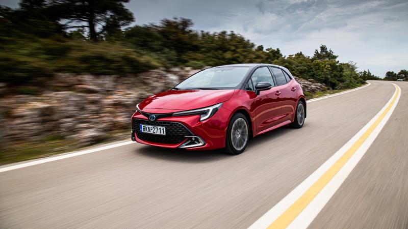 Toyota C-HR PHEV: Με 220 ίππους και κατανάλωση κάτω από 1,0 λτ./100 χλμ ...