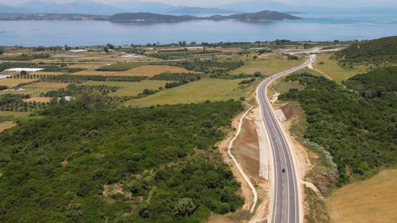 Εντυπωσιακά πλάνα: Δείτε πώς μεταμορφώθηκε ο δρόμος για τη Λευκάδα ...