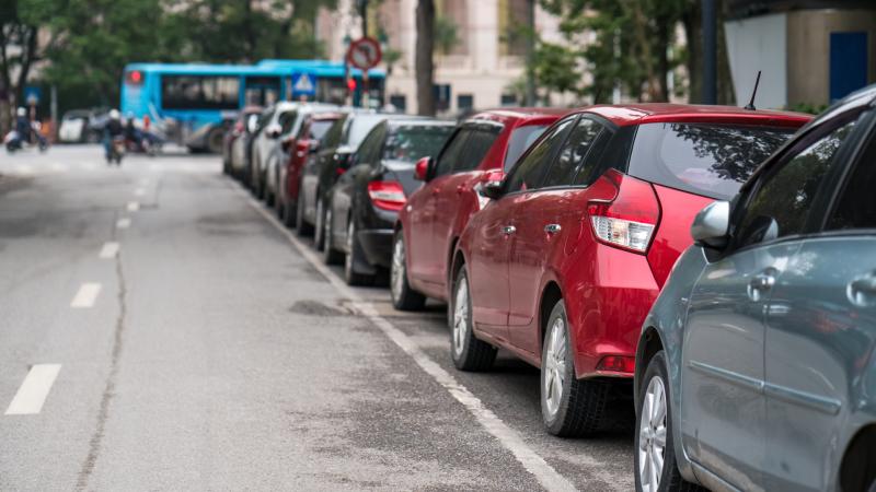 Άφησες το αυτοκίνητο σε parking –Ποια είναι η άγνωστη λειτουργία που ...