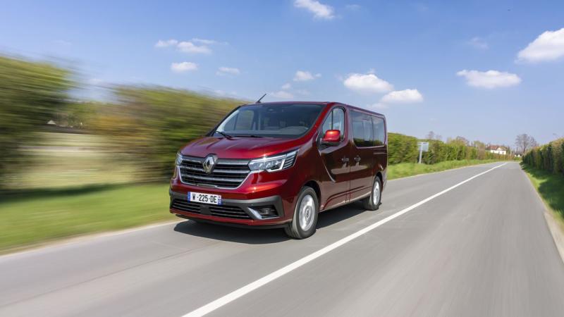 Διαθέσιμο για παραγγελίες το νέο Renault Trafic Combi | carandmotor.gr