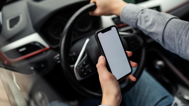 Έκλεψε αυτοκίνητο αξίας 400.000 ευρώ με ένα μήνυμα στο κινητό -Το ...