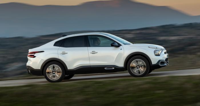 Σε λίγες ημέρες στην Ελλάδα τα νέα Citroen C4 X και e-C4 X | carandmotor.gr