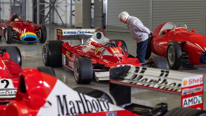 Formula 1: O Ecclestone πουλάει την εντυπωσιακή συλλογή του από ...