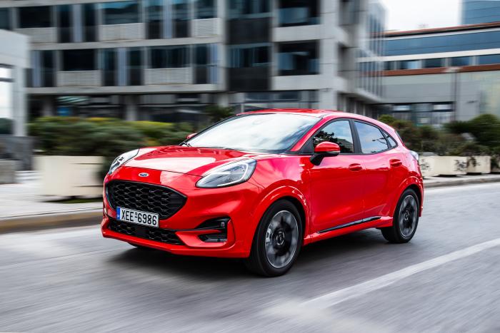 Συγκρίνουμε: Peugeot 2008 VS Ford Puma | carandmotor.gr