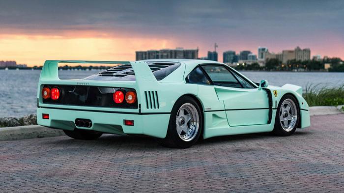 Minty Forty: H μοναδική Ferrari F40 στο χρώμα της μέντας κοστίζει μια ...