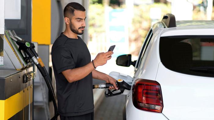Αυτό είναι το λάθος που κάνουμε όλοι στο βενζινάδικο -Γιατί χάνουμε έως ...