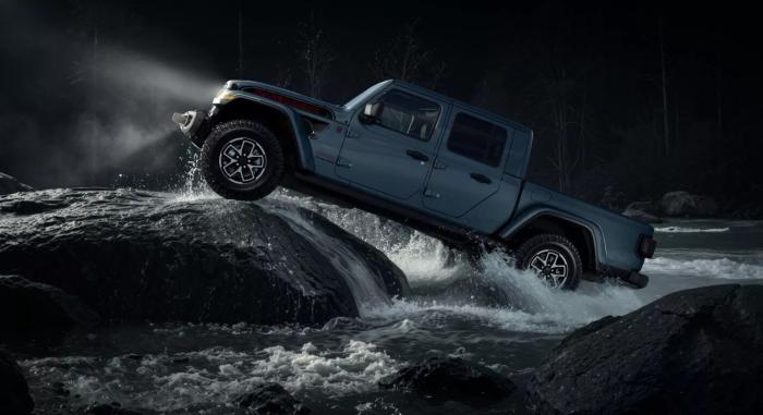 Το νέο Jeep Gladiator Shadow Ops είναι έτοιμο για δύσκολες αποστολές ...