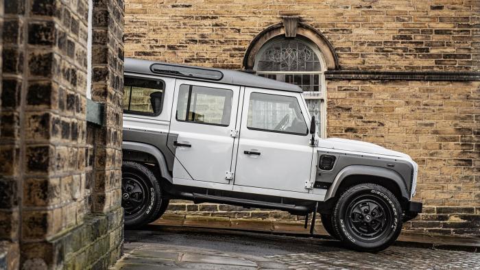 Το Land Rover Defender 110 Wide-Track δεν έχει αντίπαλο | carandmotor.gr
