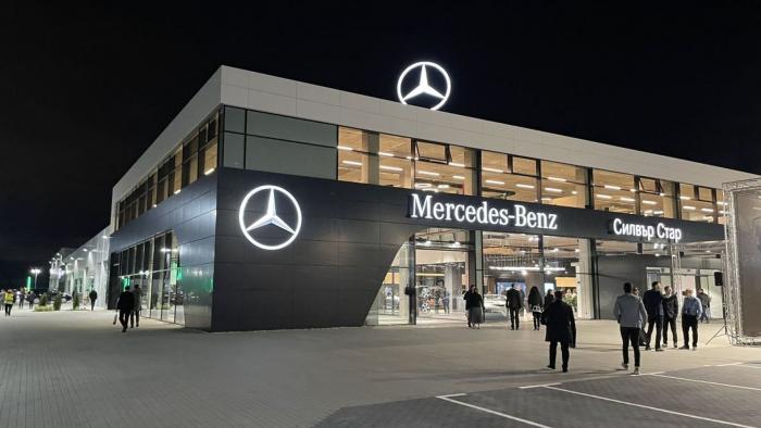 H Mercedes άνοιξε τη μεγαλύτερη έκθεση αυτοκινήτων στα Βαλκάνια – Πού ...