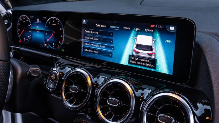 Mercedes-Benz GLA: Η high-tech πλευρά της πολυτέλειας | carandmotor.gr