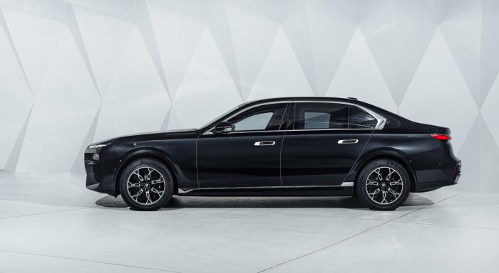 BMW Σειρά 7: Μια θωρακισμένη λιμουζίνα για VIP μετακινήσεις ...