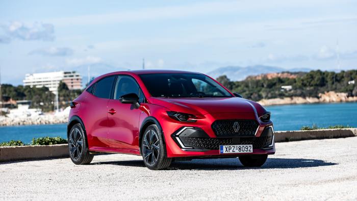 Δοκιμάζουμε το νέο Renault Clio Hybrid των 160 ίππων | carandmotor.gr