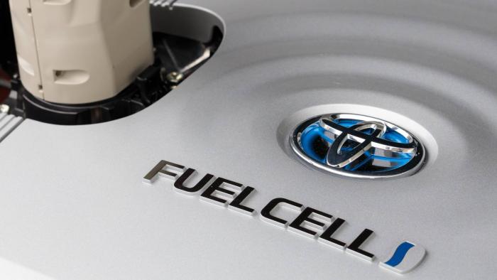 Toyota: Αυτό είναι είναι το καύσιμο που θα «τελειώσει» το diesel -Σε ...