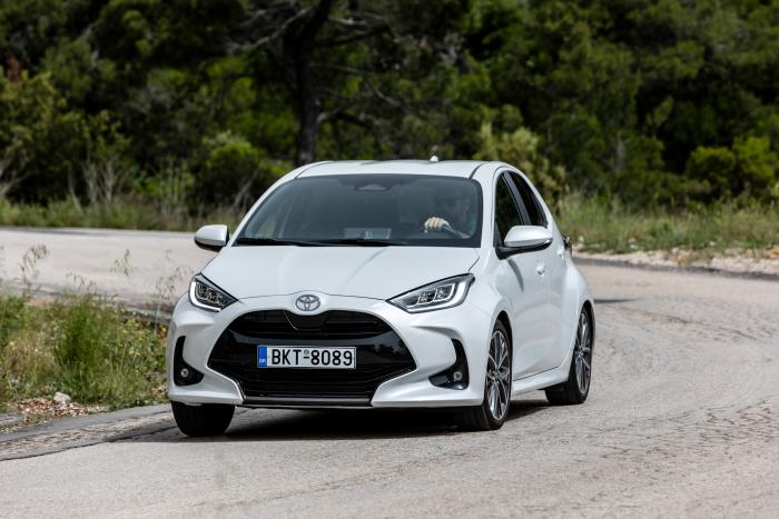 Δοκιμάζουμε το Toyota Yaris Hybrid των 130 ίππων | carandmotor.gr
