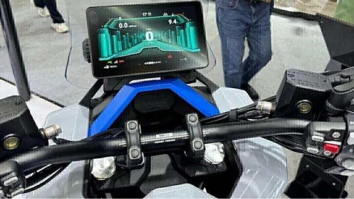 Zontes 368G ADV: Το adventure scooter που θέλει να επαναπροσδιορίσει ...