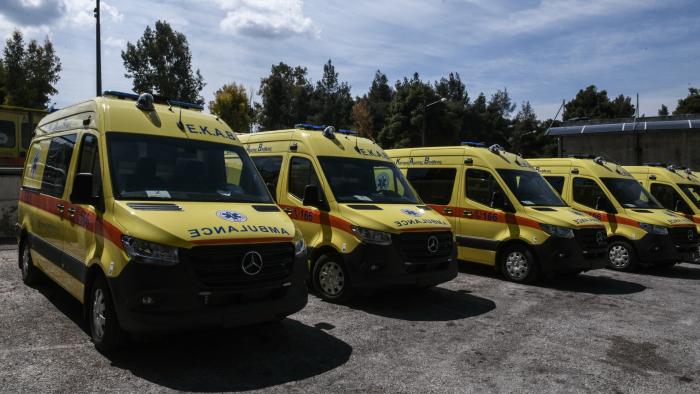 Από τη Mercedes τα νέα ασθενοφόρα του ΕΚΑΒ -Πόσο κόστισαν | carandmotor.gr