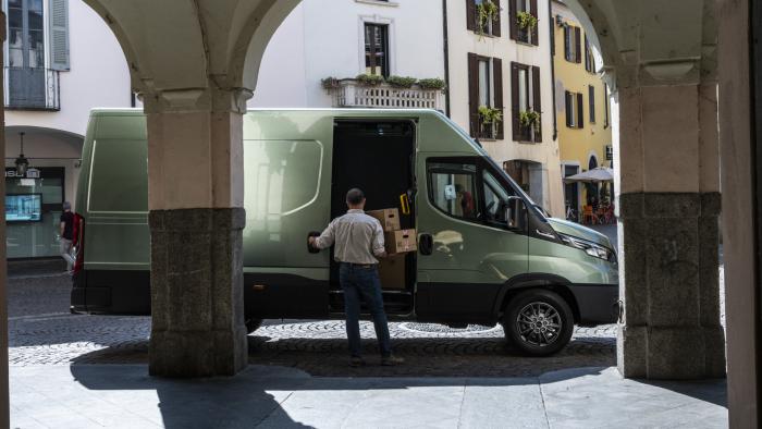 Iveco Daily Van: Απόλυτα εξελιγμένο για τις ανάγκες κάθε επαγγελματία ...