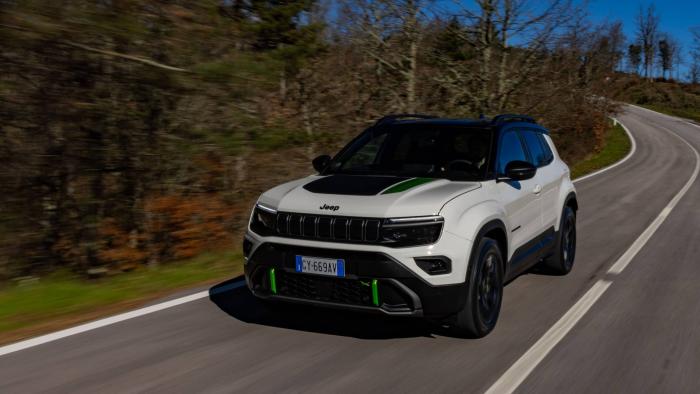 Οδηγούμε στην Τοσκάνη το νέο Jeep Avenger 4xe | carandmotor.gr