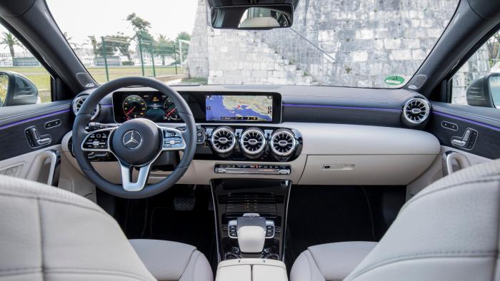 Mercedes A 160: Το πιο προσιτό πολυτελές μικρομεσαίο | carandmotor.gr