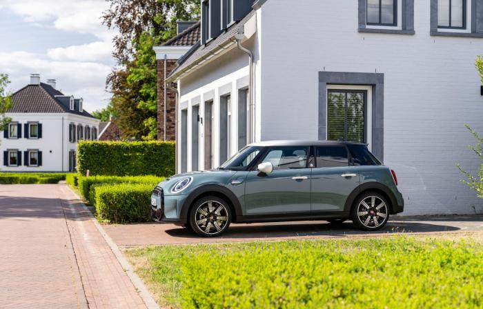 MINI Multitone Edition: Νέα έκδοση με ξεχωριστά χρώματα | carandmotor.gr