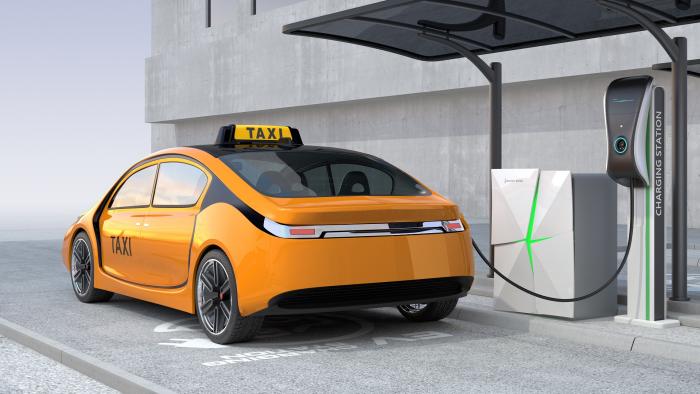 Ηλεκτρικά Ταξί από το 2035 αντί από το 2026; | carandmotor.gr