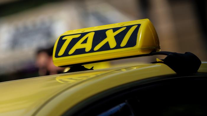 Ταξί: Πως οι άδειες κόστους 5.000 ευρώ πωλούνται 100.000 ευρώ ...