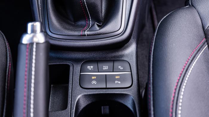 Δοκιμάζουμε το νέο Ford Puma Vivid Ruby των 155 ίππων | carandmotor.gr