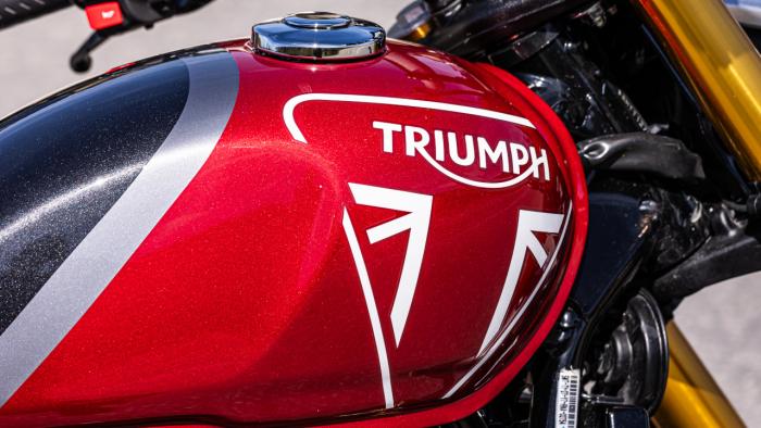 Triumph Speed 400: Πώς η νέα modern classic των Βρετανών αλλάζει τα ...
