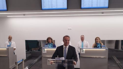 Απίστευτο! Check In στην πτήση και αποστολή των αποσκευών από τον ...