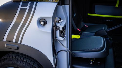 Δοκιμάζουμε το νέο Opel Rocks Electric των 8.000 ευρώ | carandmotor.gr