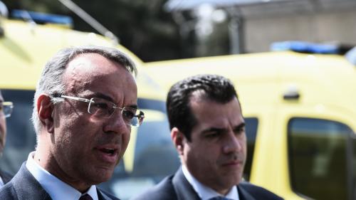 Από τη Mercedes τα νέα ασθενοφόρα του ΕΚΑΒ -Πόσο κόστισαν | carandmotor.gr