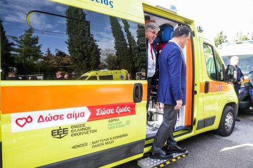 Τα νέα ασθενοφόρα του ΕΚΑΒ βγαίνουν στους δρόμους της Αθήνας -Ποια ...