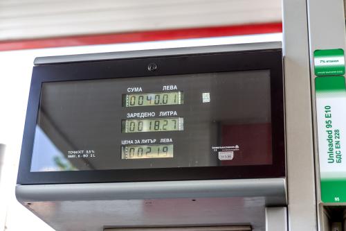 Οι Έλληνες ψηφίζουν Βουλγαρία και Τουρκία για τη βενζίνη τους -Τι ...