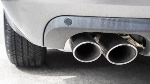 Γιατί η εξάτμιση βρίσκεται στο πίσω μέρος του αυτοκινήτου; | carandmotor.gr
