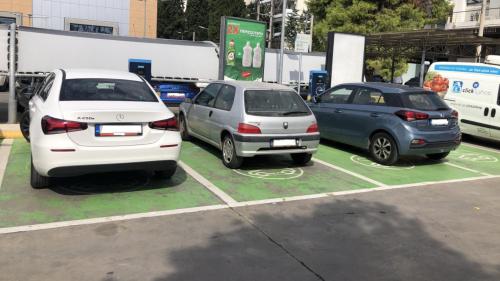 Μπαράζ κλήσεων σε σούπερ μάρκετ -Το λάθος που κοστίζει το δίπλωμα για 2 ...