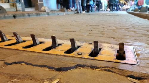 Η παγίδα των Τούρκων: Σαμαράκια με καρφιά για όσους μπαίνουν ανάποδα σε ...